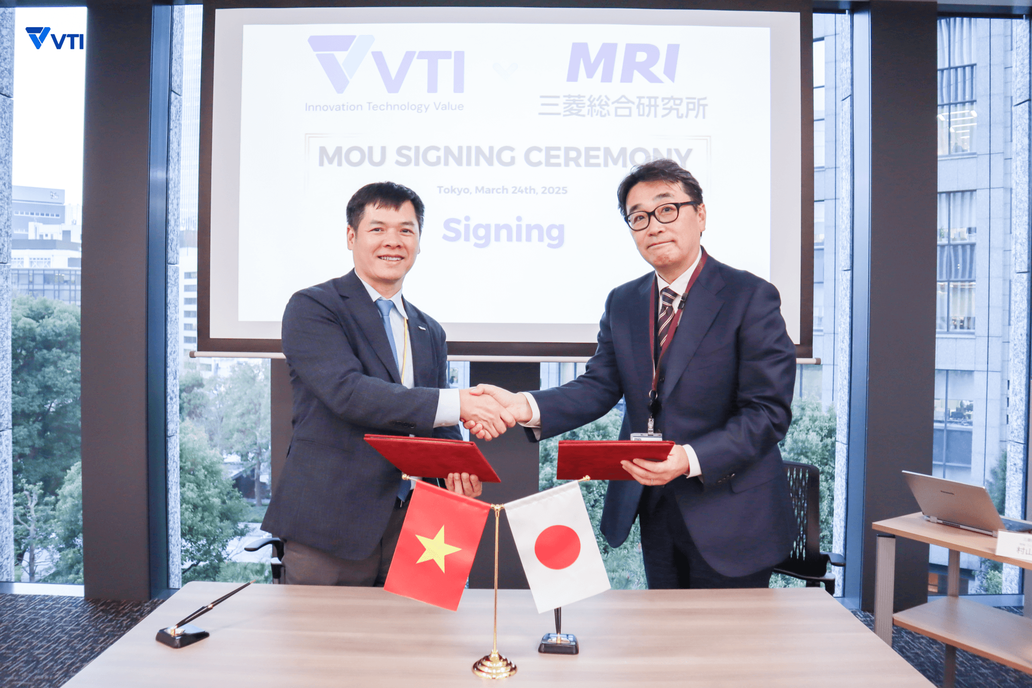 VTIと三菱総合研究所（MRI）、地方の公共交通業界のデジタルトランス フォーメーション推進を目指し、協力覚書（MOU）を締結しました - VTI